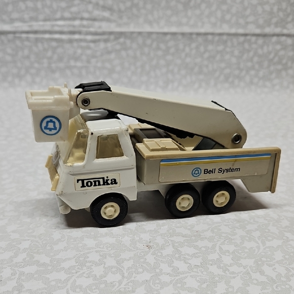 Tonka | Toys | Vintage Tonka Bell System Bucket Truck | Poshmark